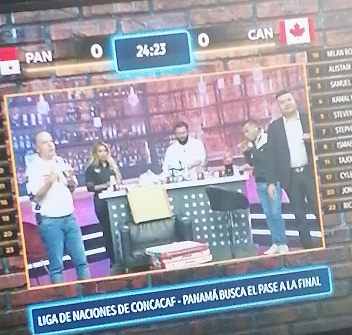 Batson on Twitter: "Estos manes de canal 4 les pagan por parkear, echar, cuento y comer mientras ...