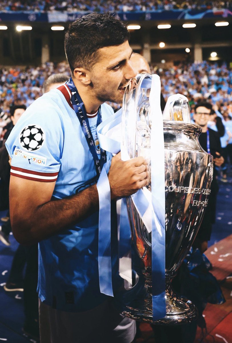 ¹⁰ on Twitter: "Benching vs starting Rodri in a UCL final"