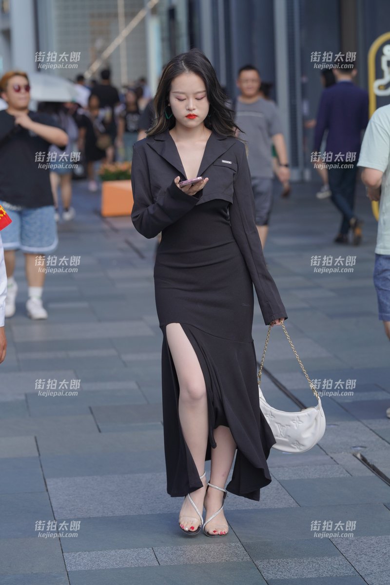 街拍太郎 on Twitter: "230610-12 90p+视频"