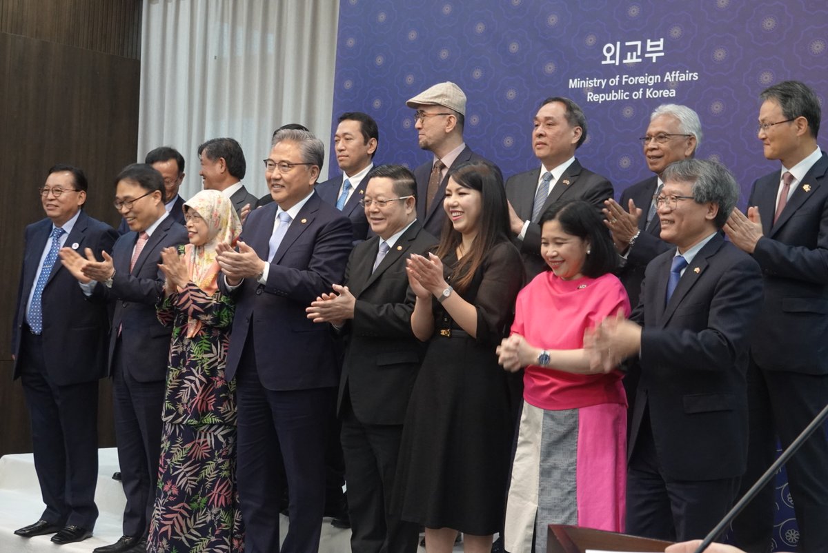 ASEAN on Twitter: "Secretary-General of ASEAN Dr Kao Kim Hourn had a meeting with the Foreign ...