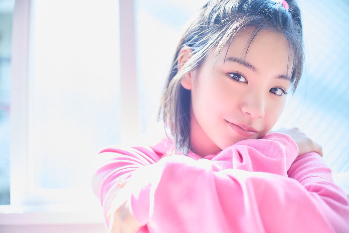 Quadlancer on Twitter: "RT @WHITE_graph: 💐 #WHITEgraph 010 好評発売中 💐 本日公開の映画『 #忌怪島 』にご出演！ #當真あみ さん ...