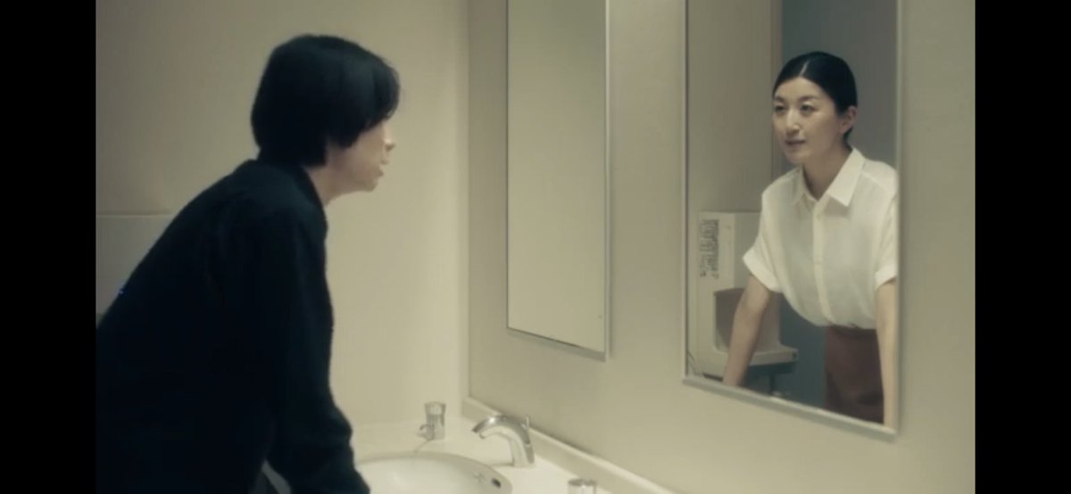 ペルケン on Twitter: "SIX HACK、仮面ライダーリバイスだった！？ ・鏡に自分の中にいる別の人格が映る ・主人公たちが〓〓〓〓を打たせないようにする立場にいる"