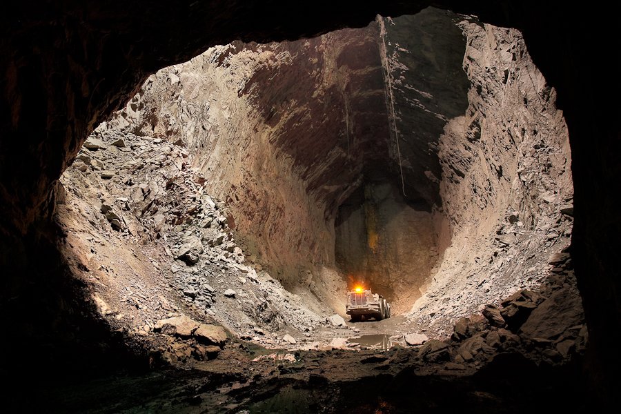 Friday's #Mining #mayhem: When you lose a scoop in a long hole open ...