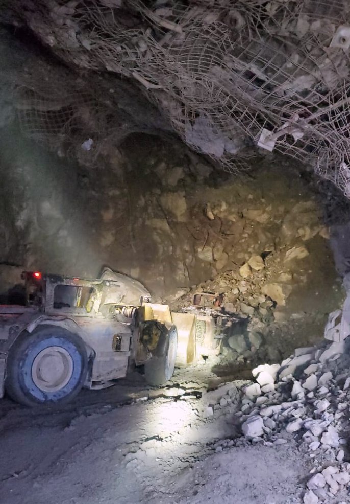 Friday's #Mining #mayhem: When you lose a scoop in a long hole open ...