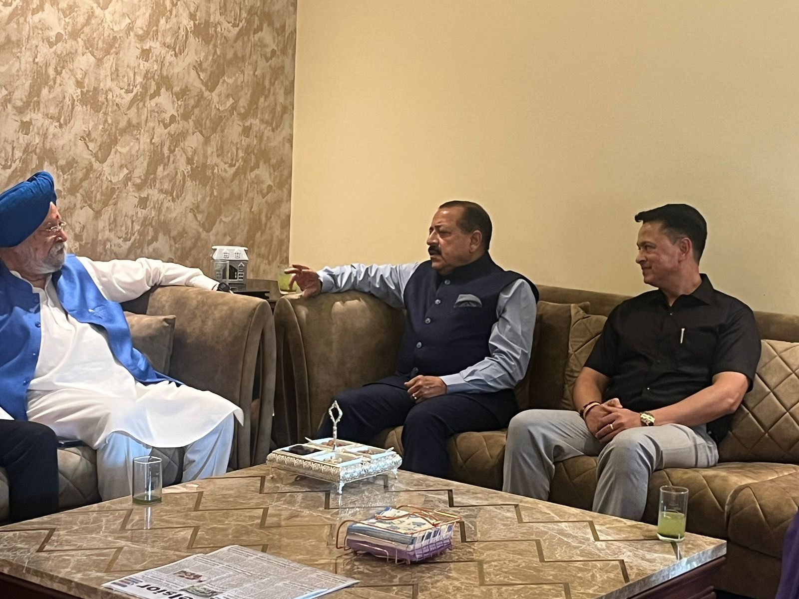 Hardeep Singh Puri on Twitter: "RT @BJP4JnK: Union Minister Sdr. Hardeep Singh Puri along with ...