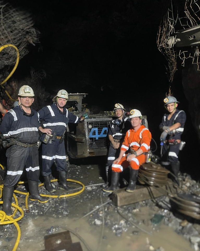 Friday's #Mining #mayhem: When you lose a scoop in a long hole open ...