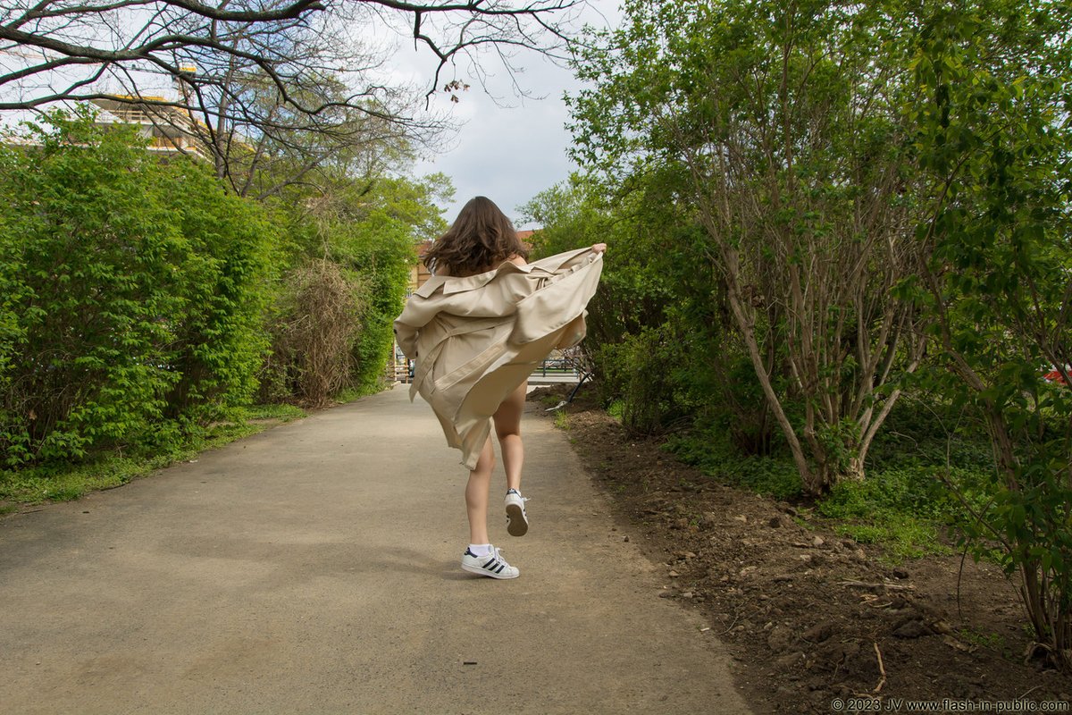 Exhibiendome♥️ 121K on Twitter: "RT @jan_vels: More fun with Kvita http://flash-in-public.com"