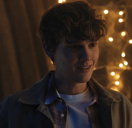 CrystalsLaughter on Twitter: "pretty gf 🤝 obsessed bf"