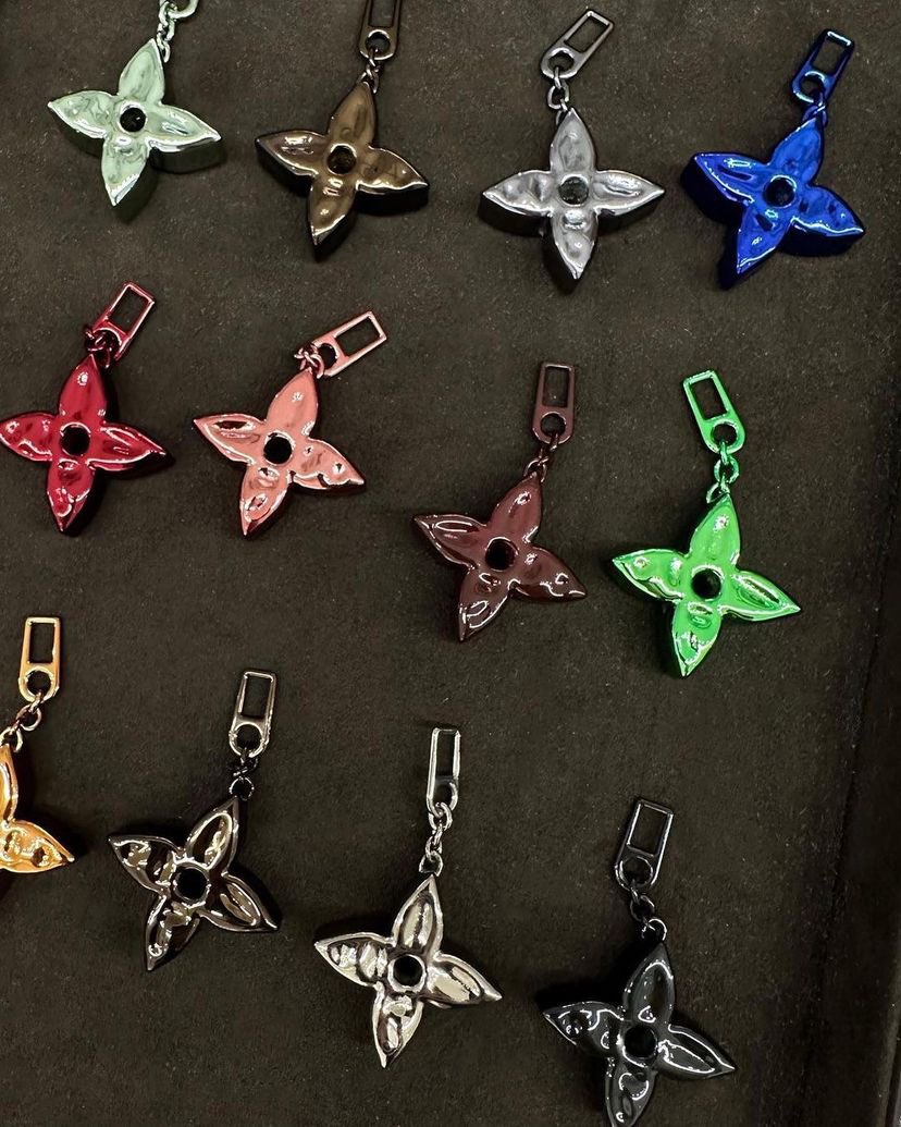 Avnt On Twitter Louis Vuitton Zippers And Pins Details