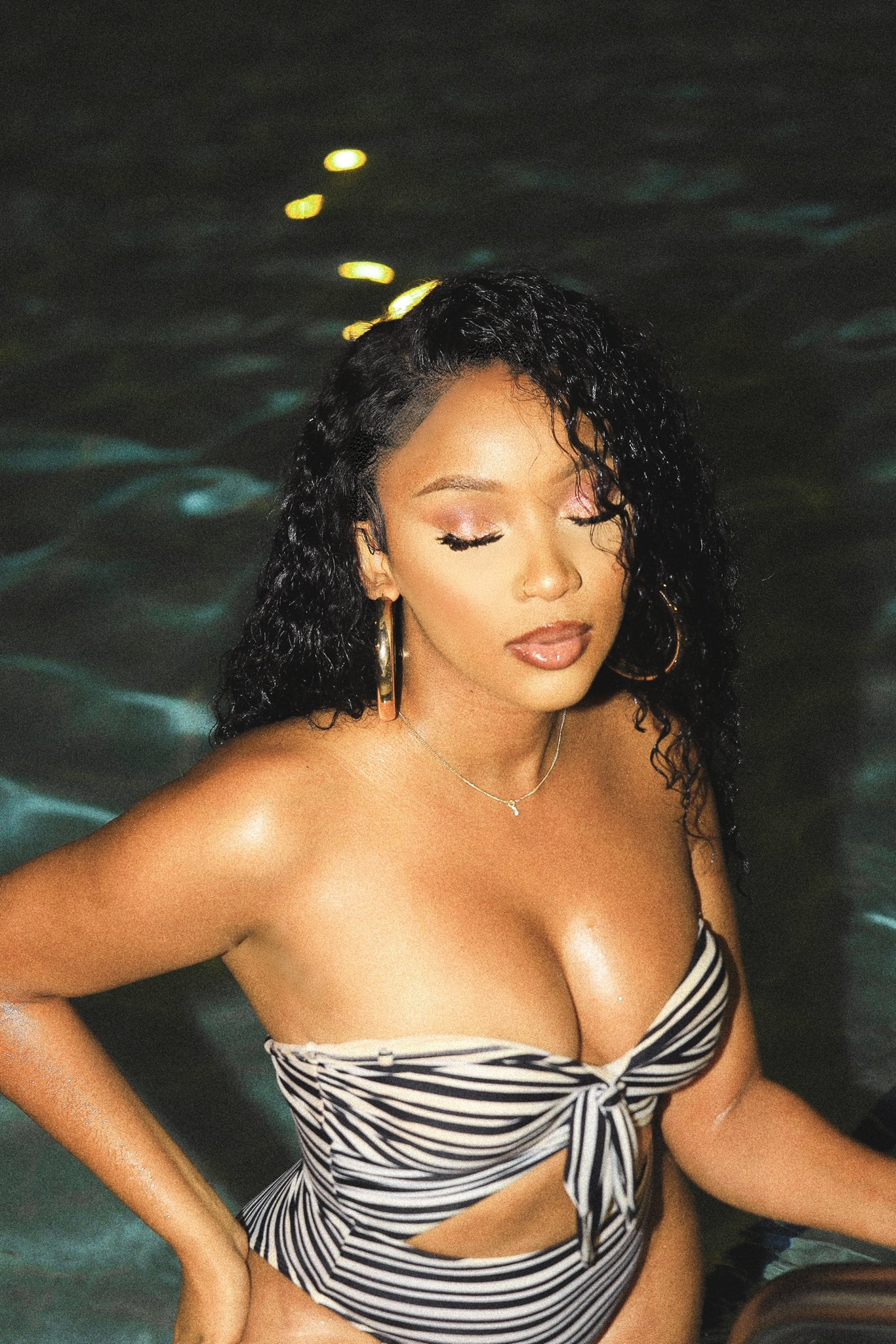 Ayanda_Zebe on Twitter: "Midnight swims 🤍🌙 https://t.co/shjpSqy6ha" / Twitter