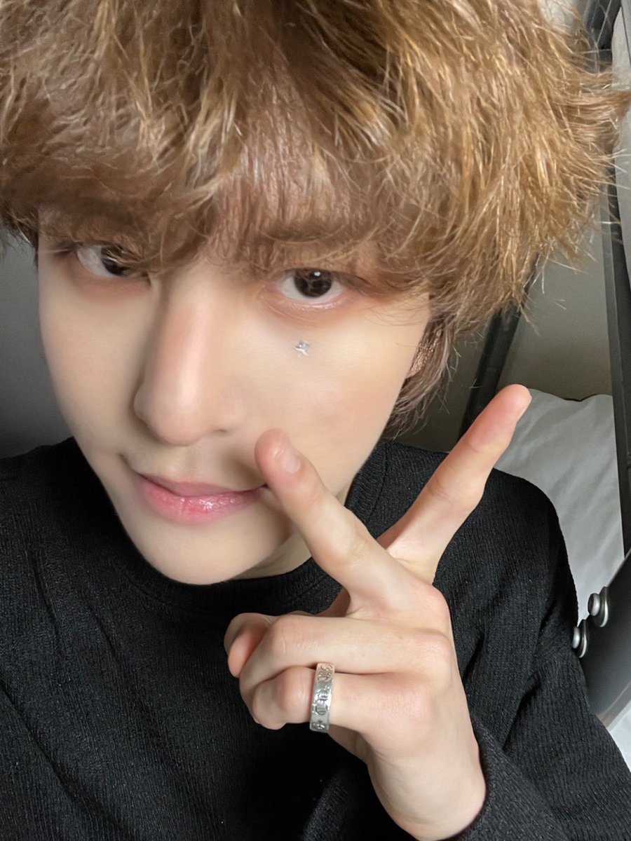 8TURN on Twitter: "[#경민] 💙 #8TURN #EIGHT_TURN #에잇턴 #KYUNGMIN"