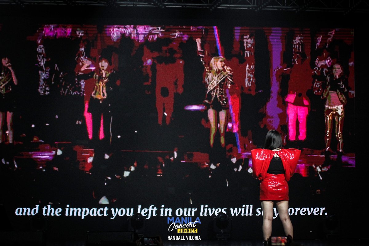 Park Bom Philippines on Twitter: "RT @randallviloria: YOU&I Park Bom 1st Fan Concert Manila 📸 [5 ...