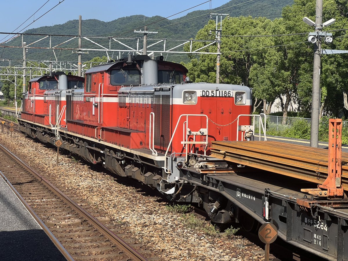 powerskyaccess on Twitter: "工9786レ DD51 1179+DD51 1186+チキ8B 米子工臨 15:42に万富駅到着"