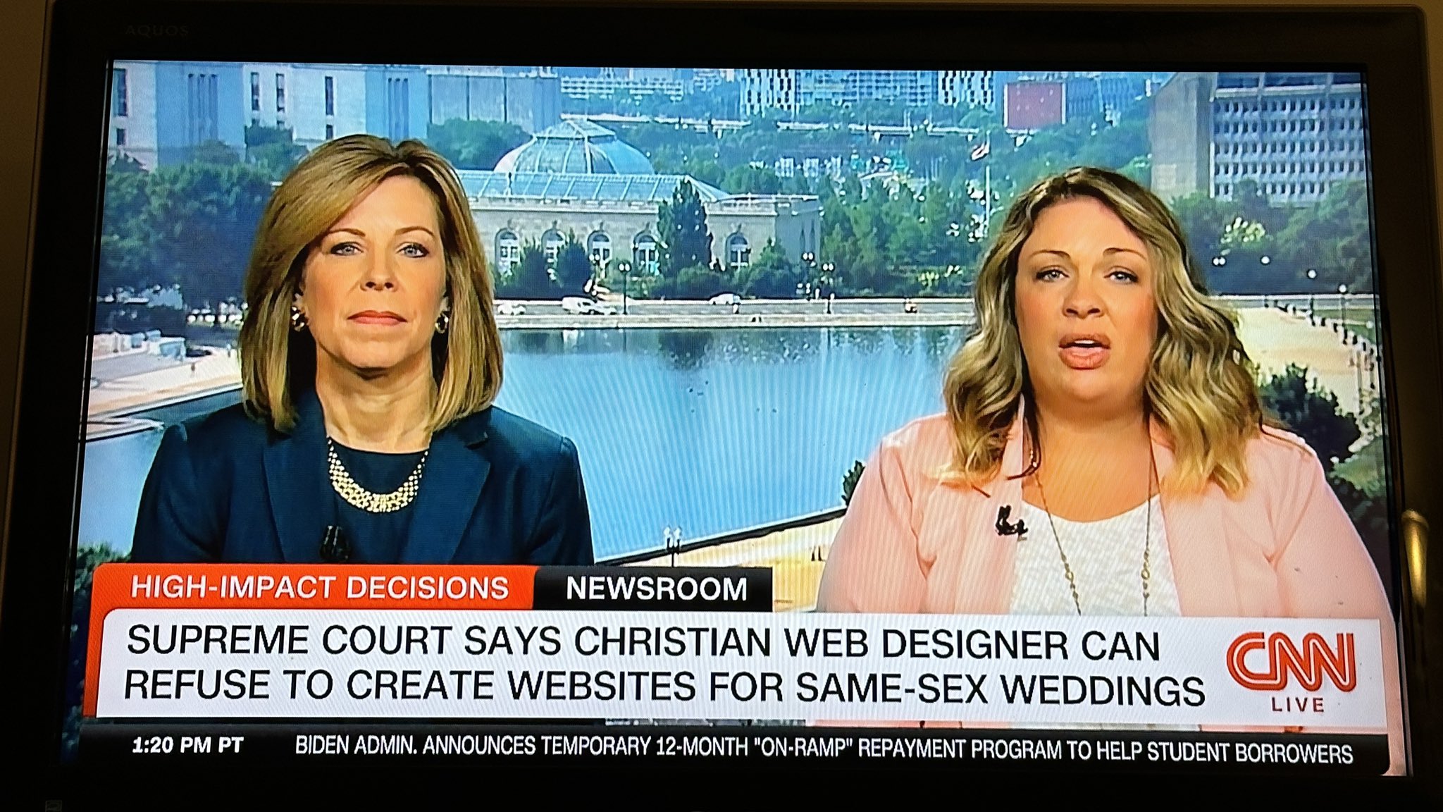 Sandi Bachom 📹 on Twitter: "Liar. She has never designed a website https://t.co/D3gsK32fAg ...