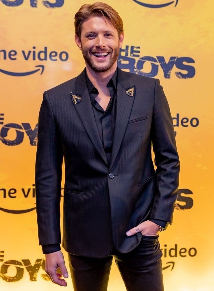 King Jensen Ackles ♚ on Twitter: "RT @Rose_ackles_: the duality of Jensen Ackles"