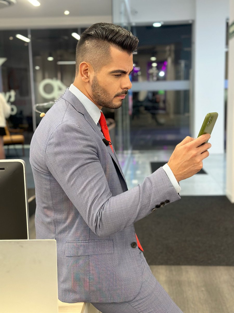 Militar 💂🏻‍♀️ on Twitter: "RT @Greg_Calvillo: Ya vamos al aire en @ahoramasoficial 9:30pm # ...