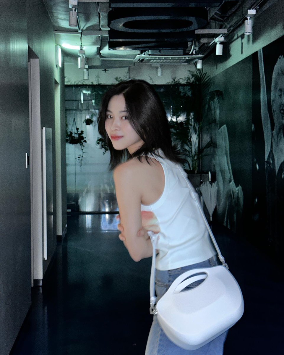 daitzy on Twitter: "류진 인스타 #류진 #있지 #ITZY #RYUJIN"