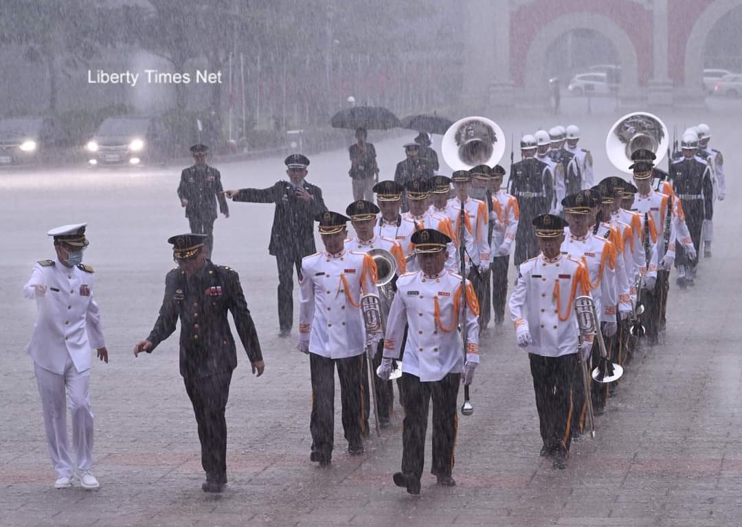 新‧二七部隊 軍事雜談 (New 27 Brigade)🇹🇼🇺🇦🔜 on Twitter: "儘管台北下起滂沱大雨，迎接泰北孤軍靈位入祀忠烈祠的儀式仍莊嚴肅穆 國防部於6/30日在忠烈祠舉行 ...