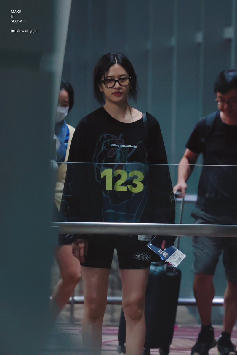 MAKE IT SLOW on Twitter: "230701 SIN 🖤🖤 #IVE #아이브 #ANYUJIN #안유진"