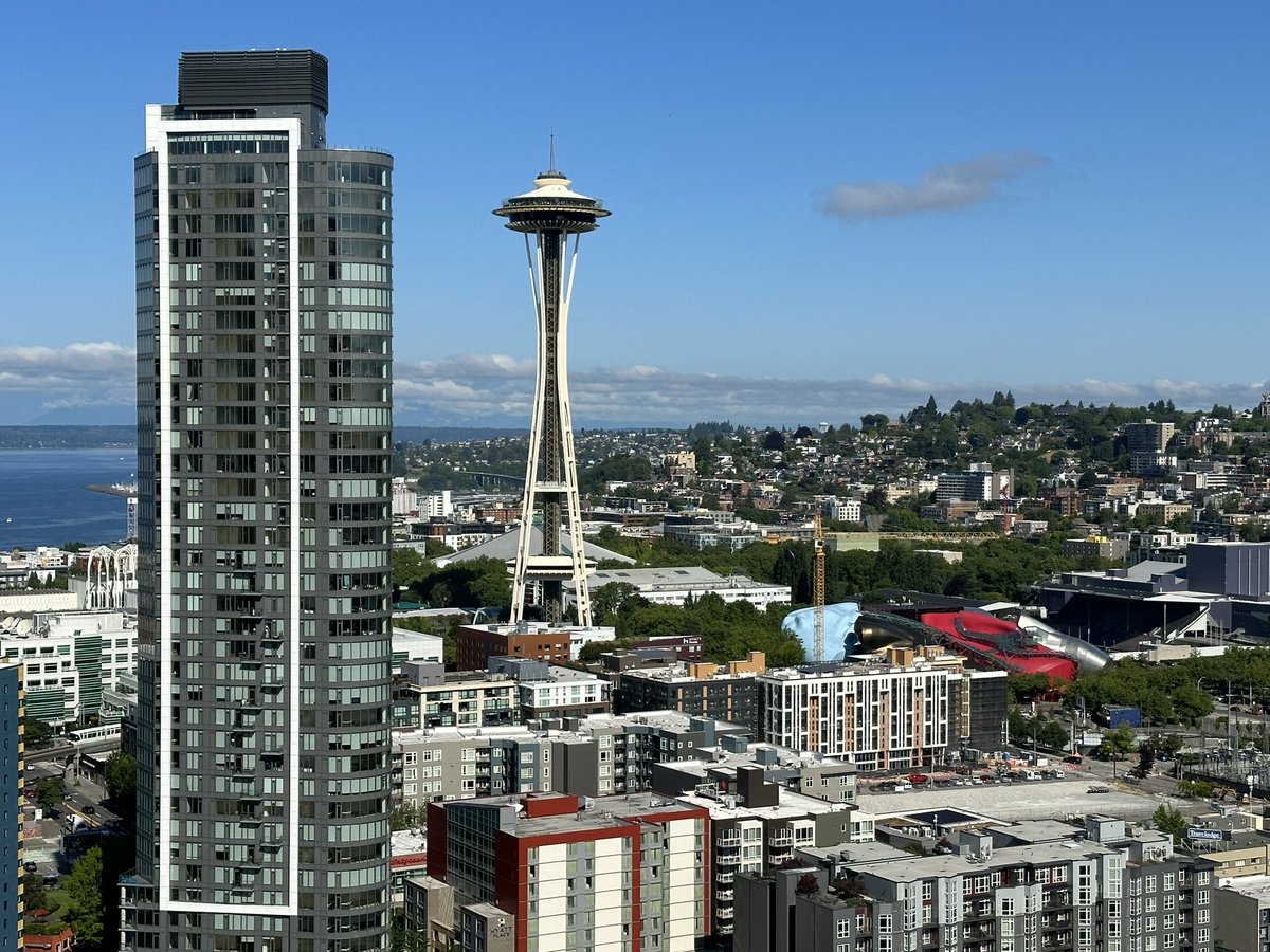 Qiusheng Wu on Twitter: "The Seattle Space Needle seen from the Amazon ...