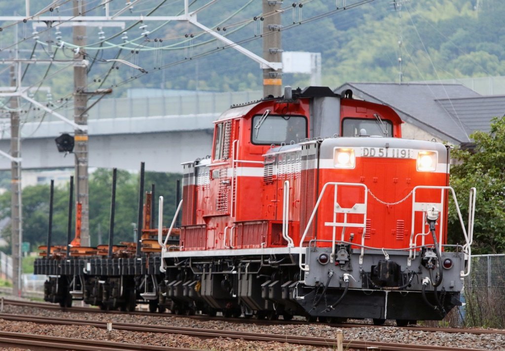 くろべえwithみょんうる水カン on Twitter: "2023/6/24 JR京都線より DD51 1191号機〈宮原〉けん引のレール輸送(チキ2 相生工臨返空 積載なし) DD51 ...