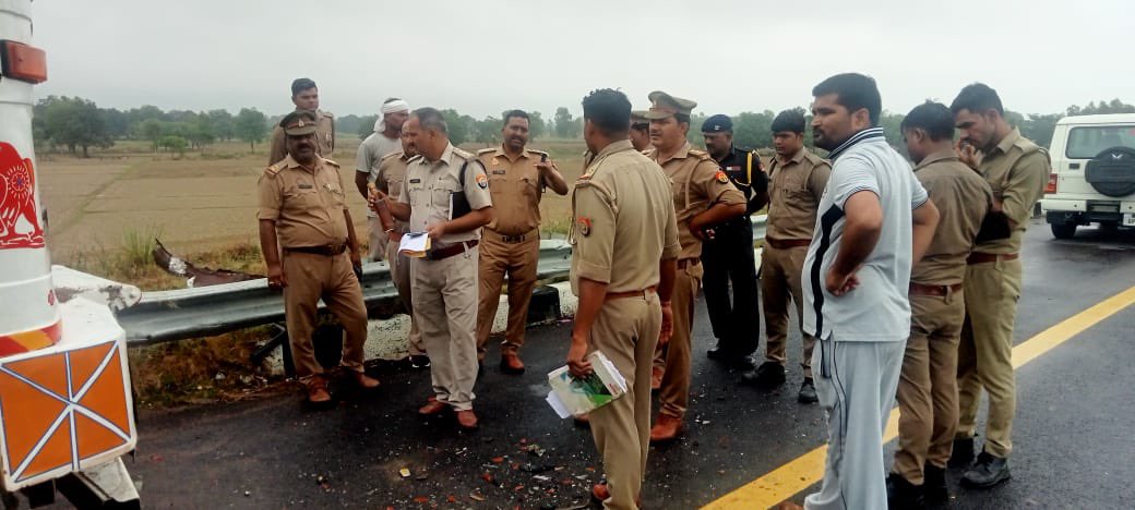 UP EXCISE DEPT on Twitter: " ️बाराबंकी-थाना सुबेहा अंतर्गत पूर्वांचल एक्सप्रेस वे पर एक वाहन ...