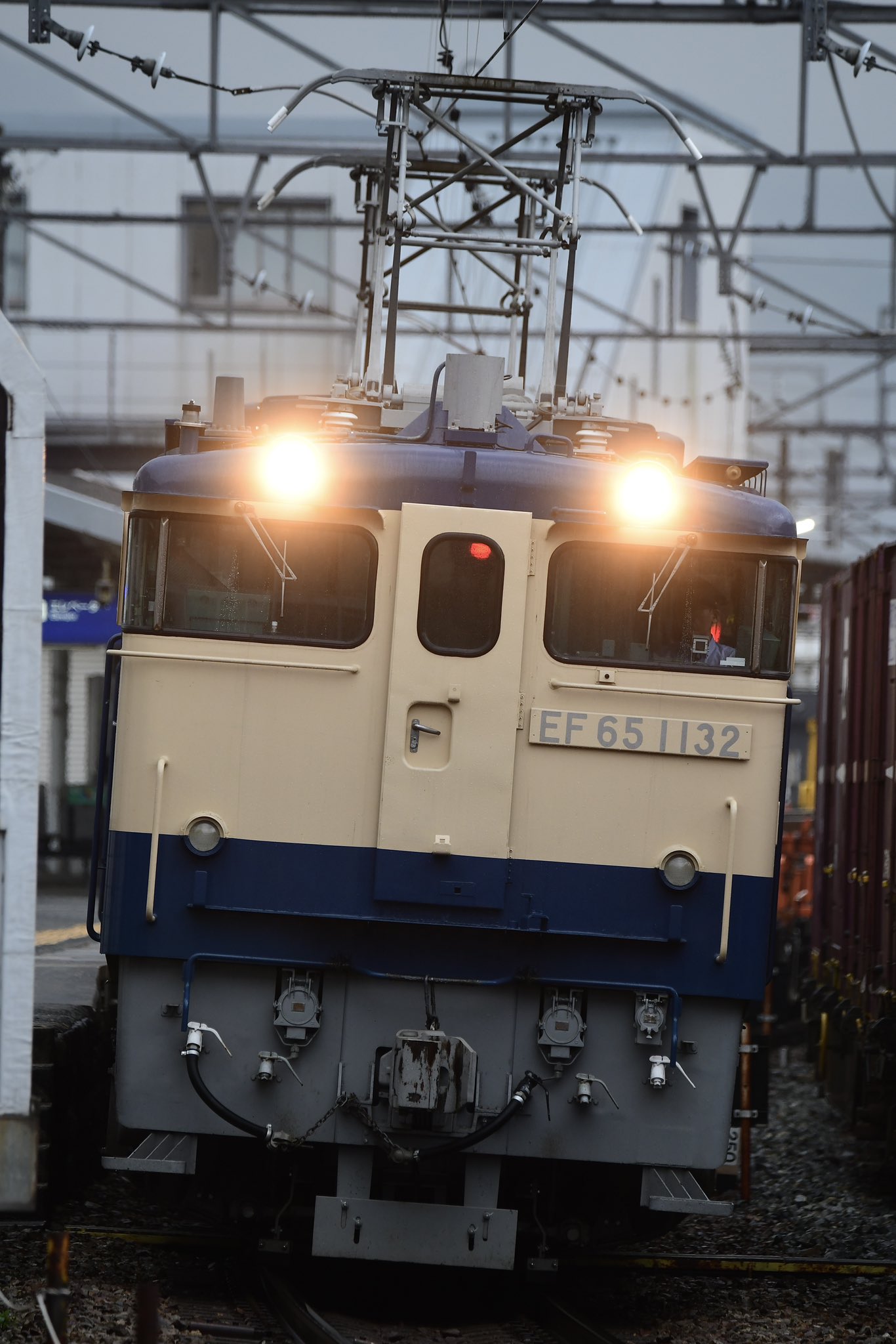 神ヒメ姫 on Twitter: "2023年7月1日 ・工8389レ ・岡山工臨 ・EF65-1132+ロンチキ 2071レ退避中のため、本線上で停車しました。 https://t.co ...