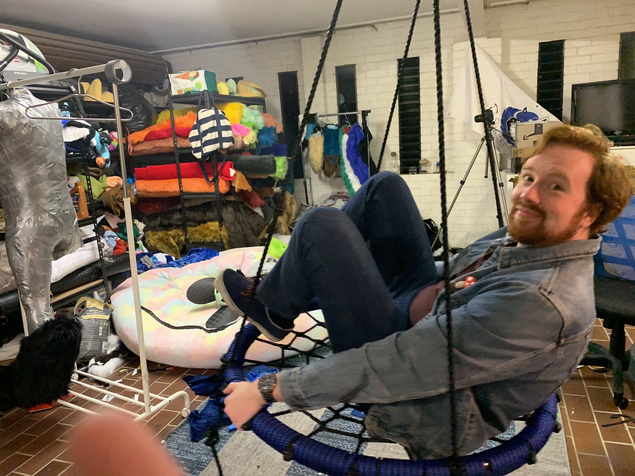 🐺 Skyehighstudios 🐺 on Twitter: "He SHOWED UP TO MY HOUSE with a Fking ROPE SWING FOR MY FUR ...