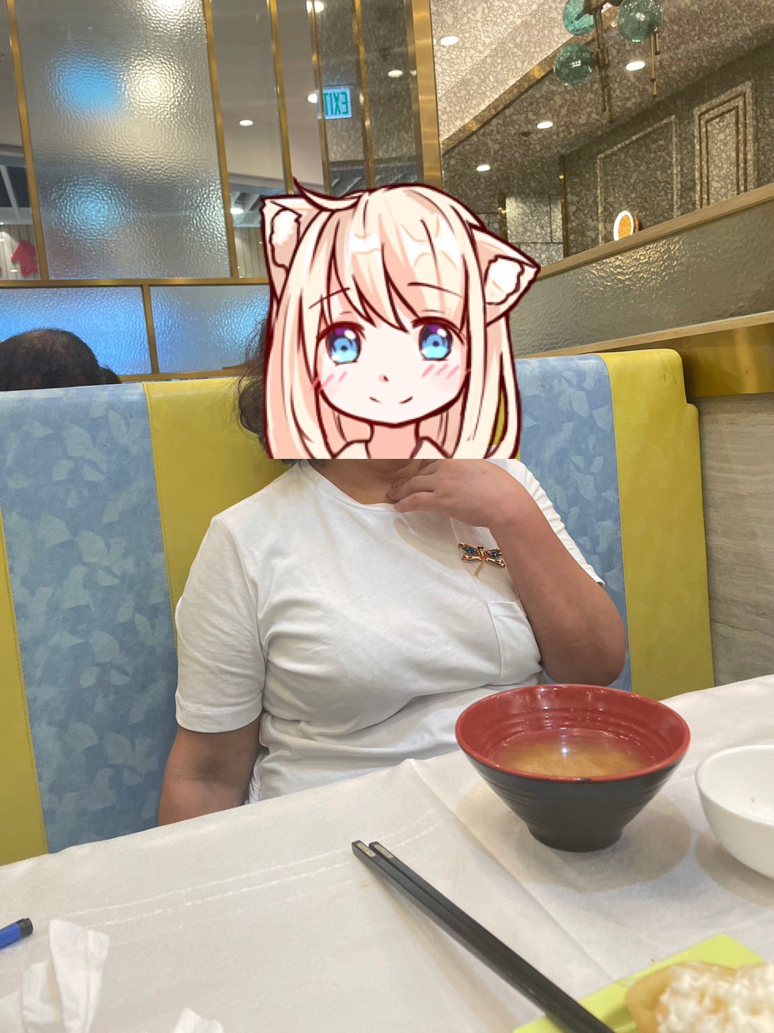 小貓查拉[崩壞糸]vtuber on Twitter: "今天出去和我媽吃飯了，很久沒一起吃飯了。好開心ouo https://t.co/BFJ7vr5tOS" / Twitter