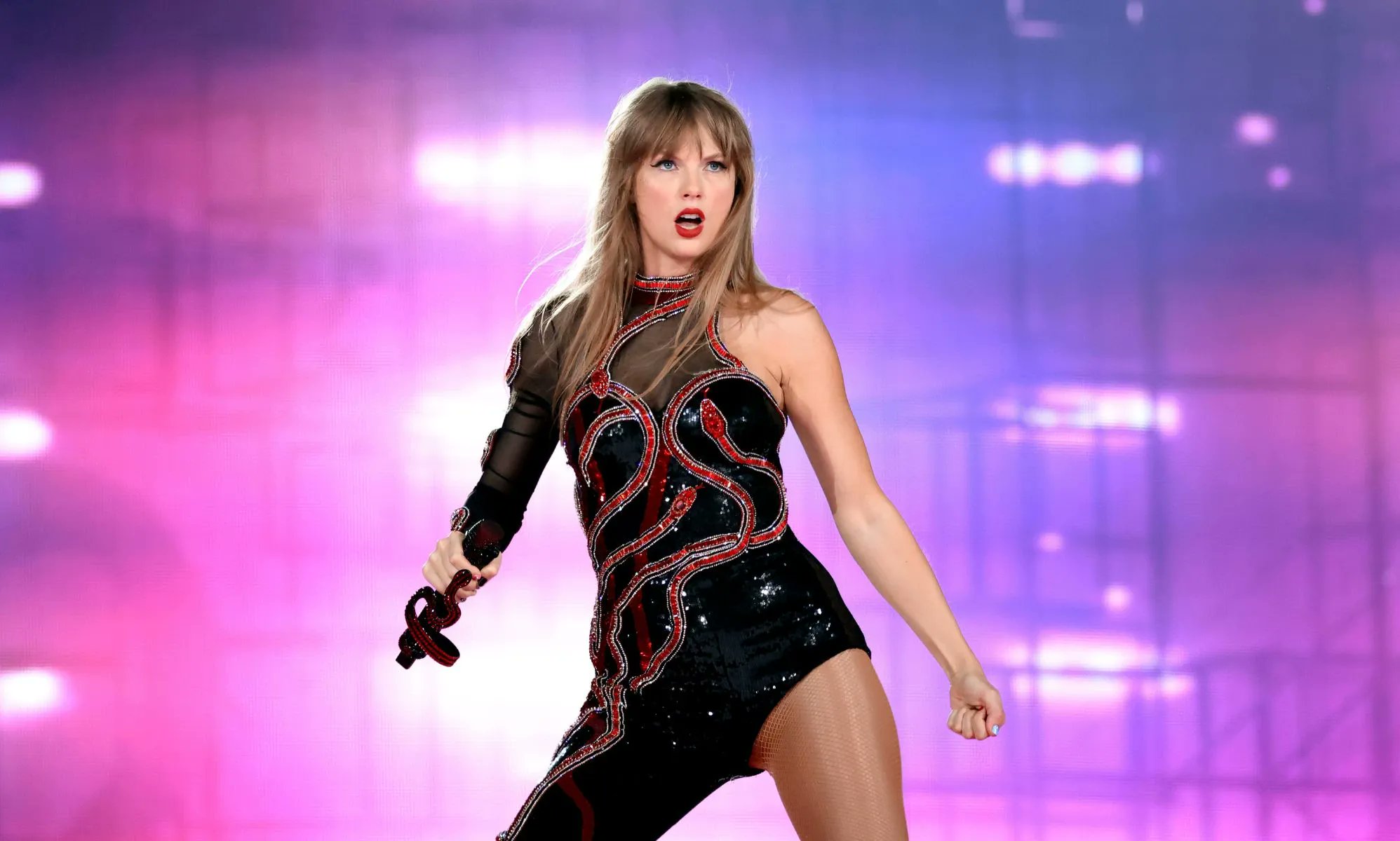 Taylor Swift Streaming Data on Twitter: "Taylor Swift received a smash update yesterday on ...