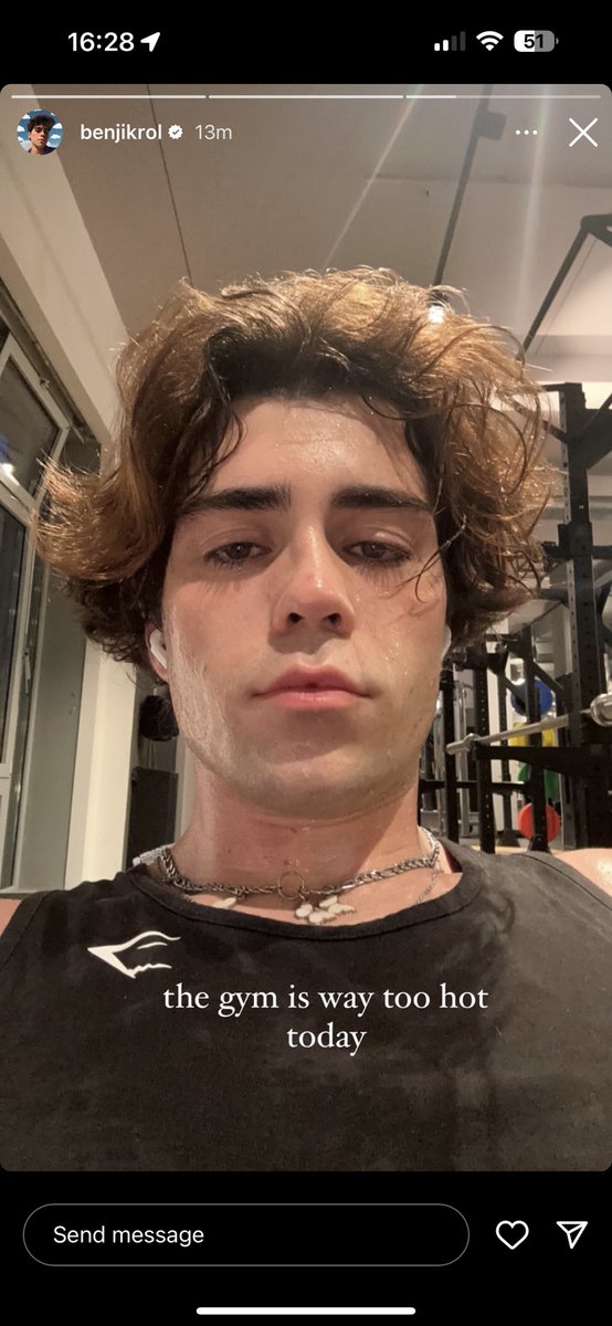 I Dont Trade Pics On Twitter I Wonder If This Is How He Looks Like