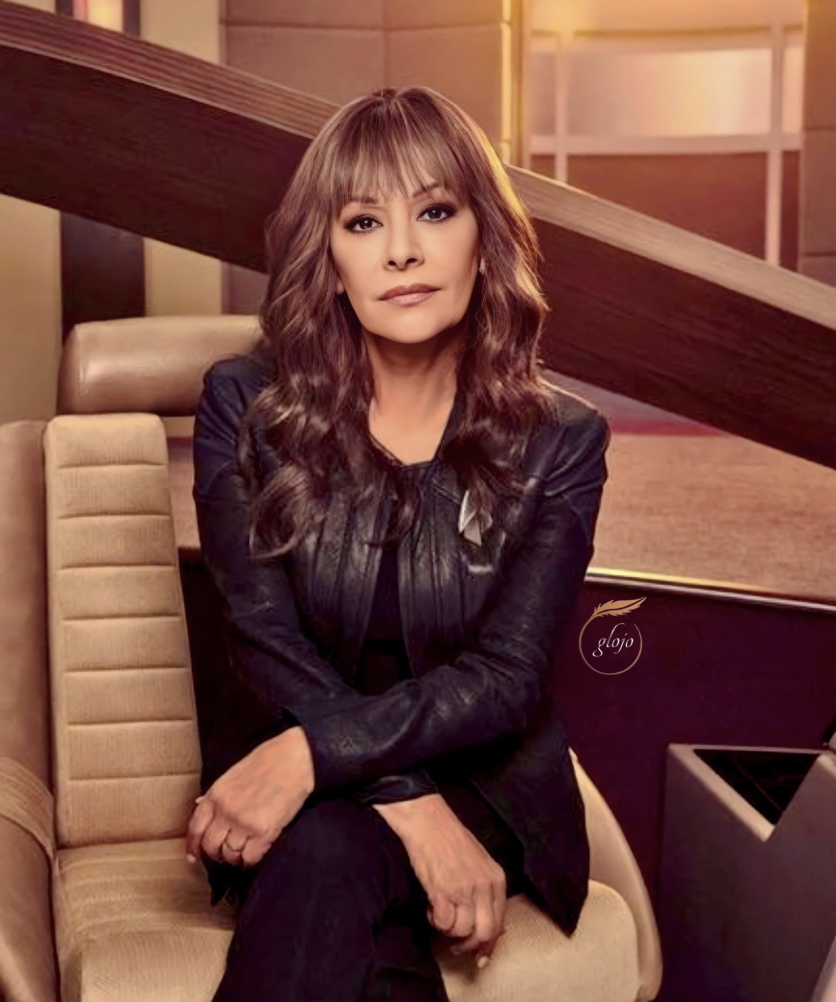 Glojo👩 ️ On Twitter Marina Sirtis Looking Great As Deanna Troi In The New Star Trek Picard