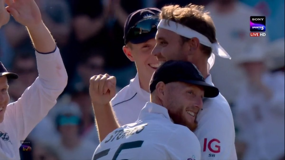 - 90 overs remaining. - Australia need 174 runs. - England need 7 ...