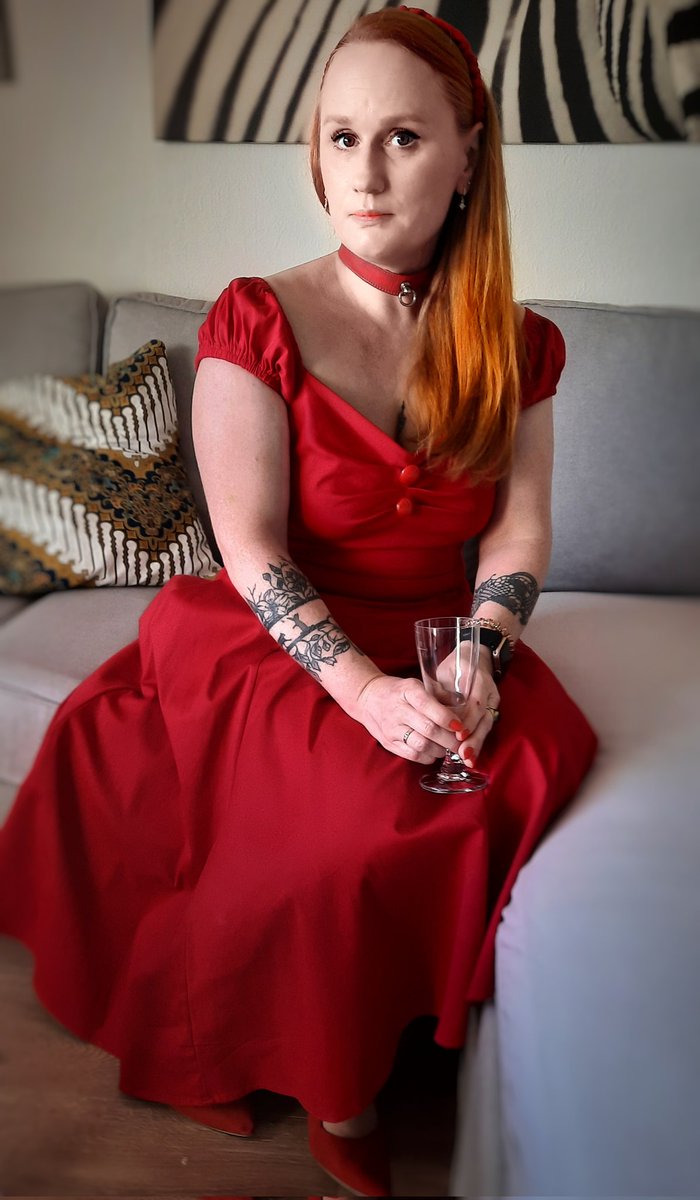 Ginger Hotwife 43k On Twitter Red Dressed Milf Gets Four Dicks At Her