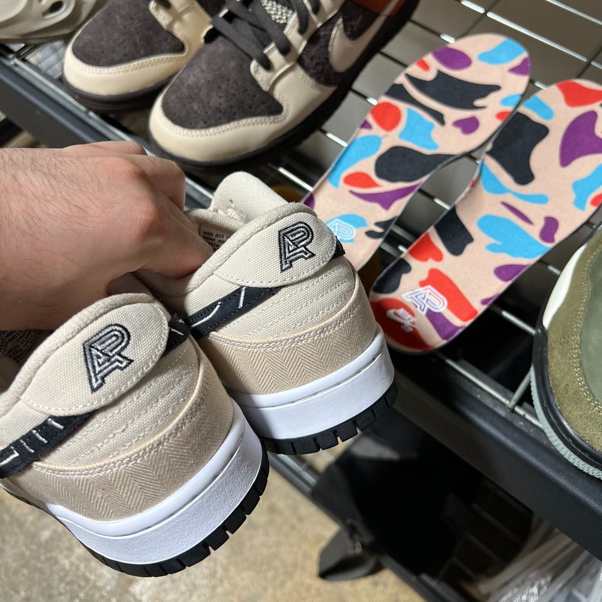 𝐔𝐏 𝐓𝐎 𝐃𝐀𝐓𝐄 on Twitter: "Albino & Preto × Nike SB Dunk Low Pro “Jiu Jitsu” [アルビノ & プレト ナイキSB ダンク ...