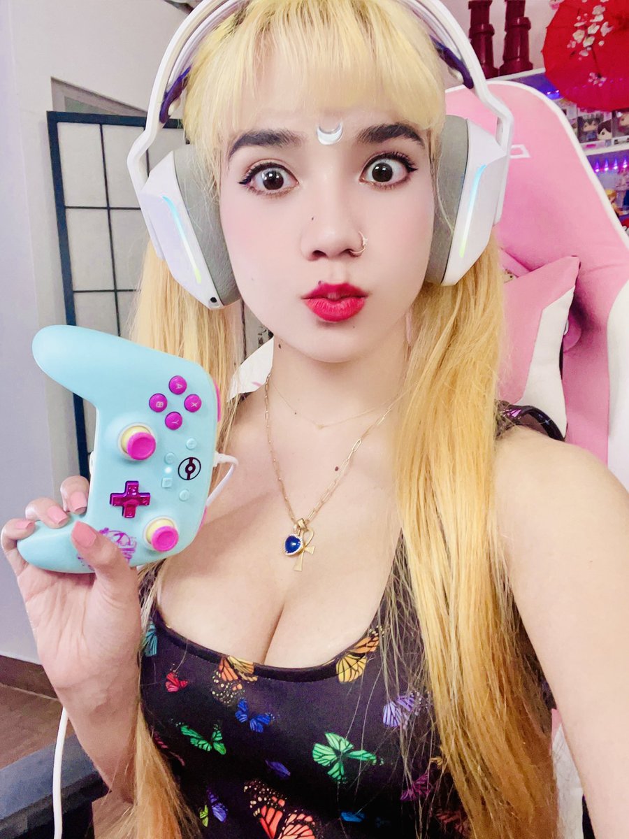 𒀭🌻WinDygirk🦁 on Twitter: "Ven a jugar conmigo y mi amor ya😘 http://twitch.tv/windygirk"