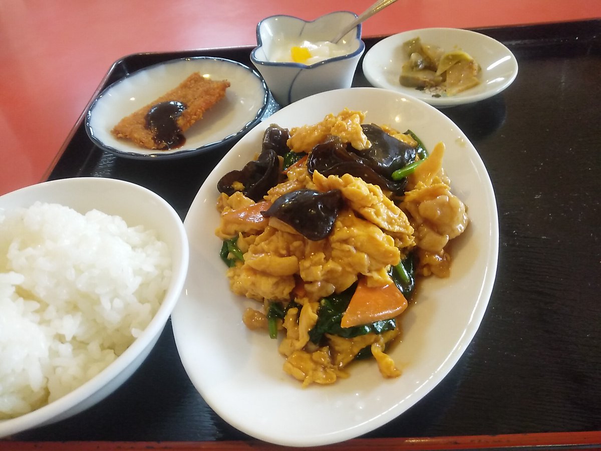 Ruby & Emmeline on Twitter: "朝より晴れて来てちょっと暑い、そしてラーメンはまだ来ない。"