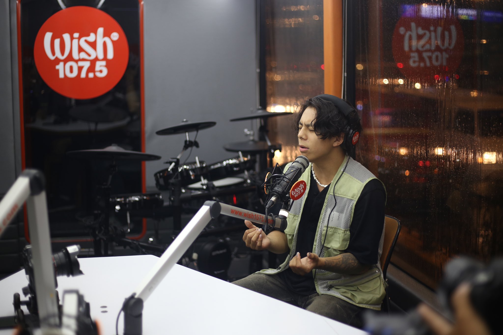 Universal Records Philippines on Twitter: "Let’s make it “Official Official”, guys! Watch Ken ...