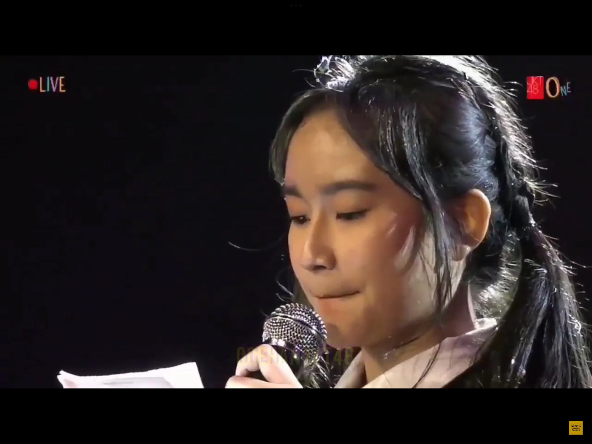 Nanas on Twitter: "how i met her / and i’m still here https://t.co/DK1KPyN2zs" / Twitter