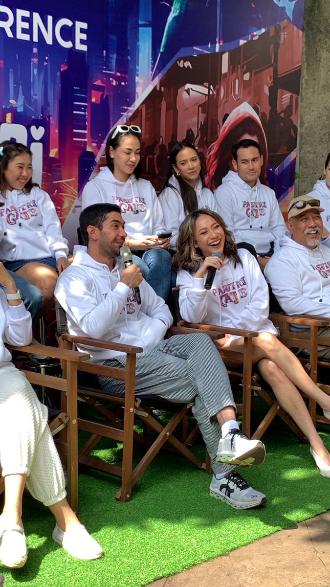 π🍓 on Twitter: "RT @HabisNontonFilm: Resmi! Ini dia deretan pemain film Pasutri Gaje. Reza ...