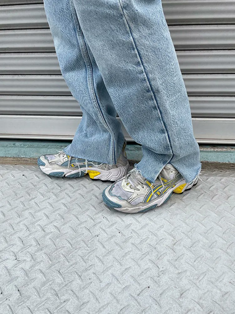 GINZA on Twitter: "GINZA特別編集『スニーカー愛が止まらない！』発売中。さまざまなジャンルで活躍する53人の“キックスラバー”が、愛してやまないシューズをスナップ ...