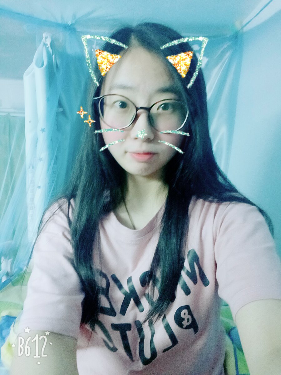 眼镜娘基地 on Twitter: "可爱大学眼镜学妹 [1166P+1.67G] #眼镜娘 #眼镜妹 #自拍 #女大学生 #学妹 No.051103 @yanjingniang8 投稿 ...