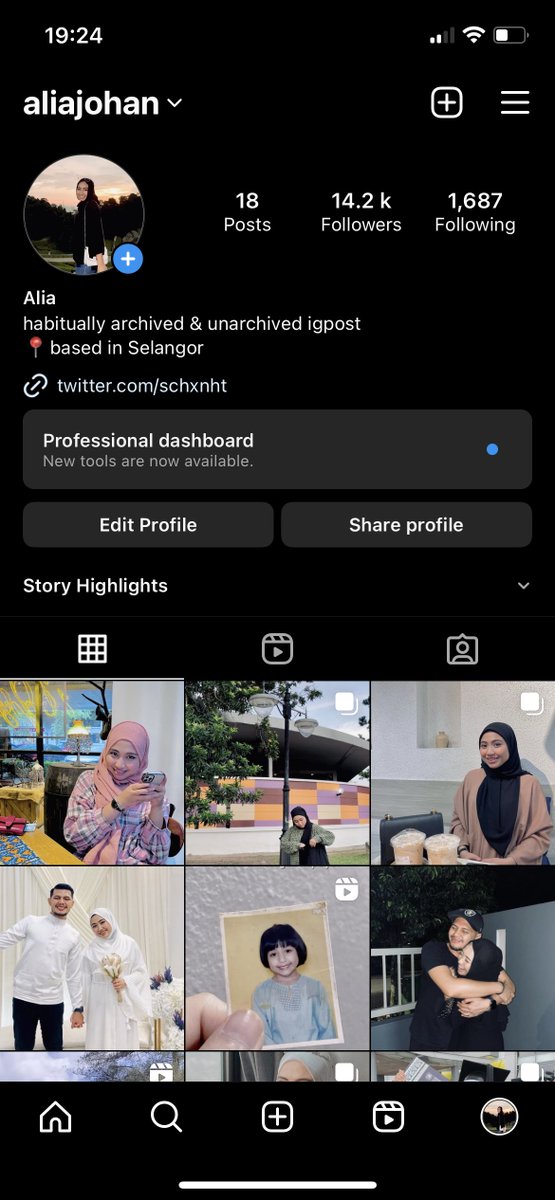 ayimgegarlawak on Twitter: "instagram vs twitter"
