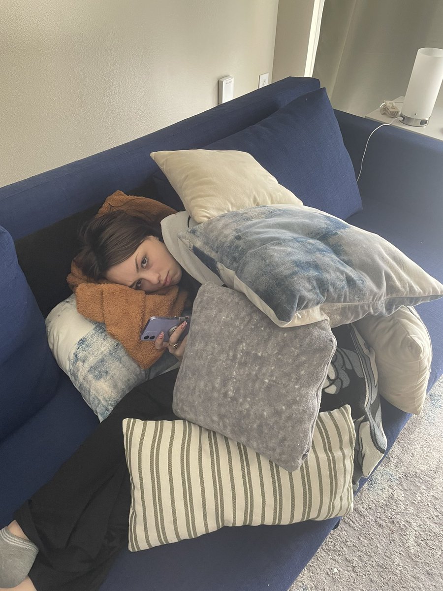 🌹Rosie Bones 🦴 on Twitter: "RT @pixieblitzie: Hmph"