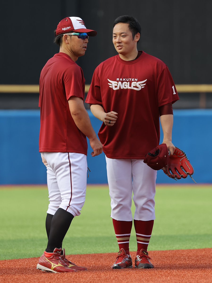 サンスポ×EAGLES on Twitter: "【ヤクルトｰ楽天】20日、練習を終え、 #島内宏明 選手、#安田悠馬 選手、#太田光 選手、#阿部寿樹 選手、#鈴木大地 選手らに挨拶する ...