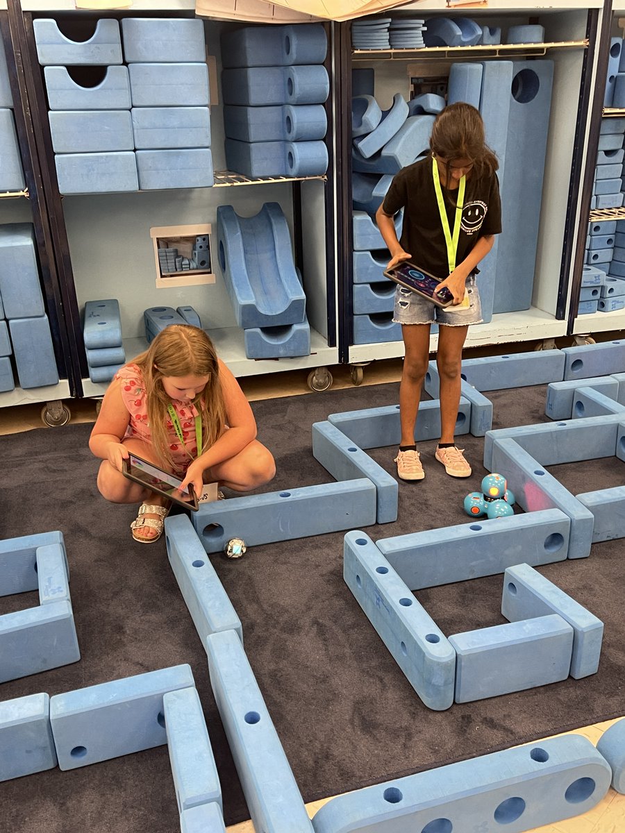 Half Hollow Hills CSD on Twitter: "Students at Otsego learned how to code robots in their ...