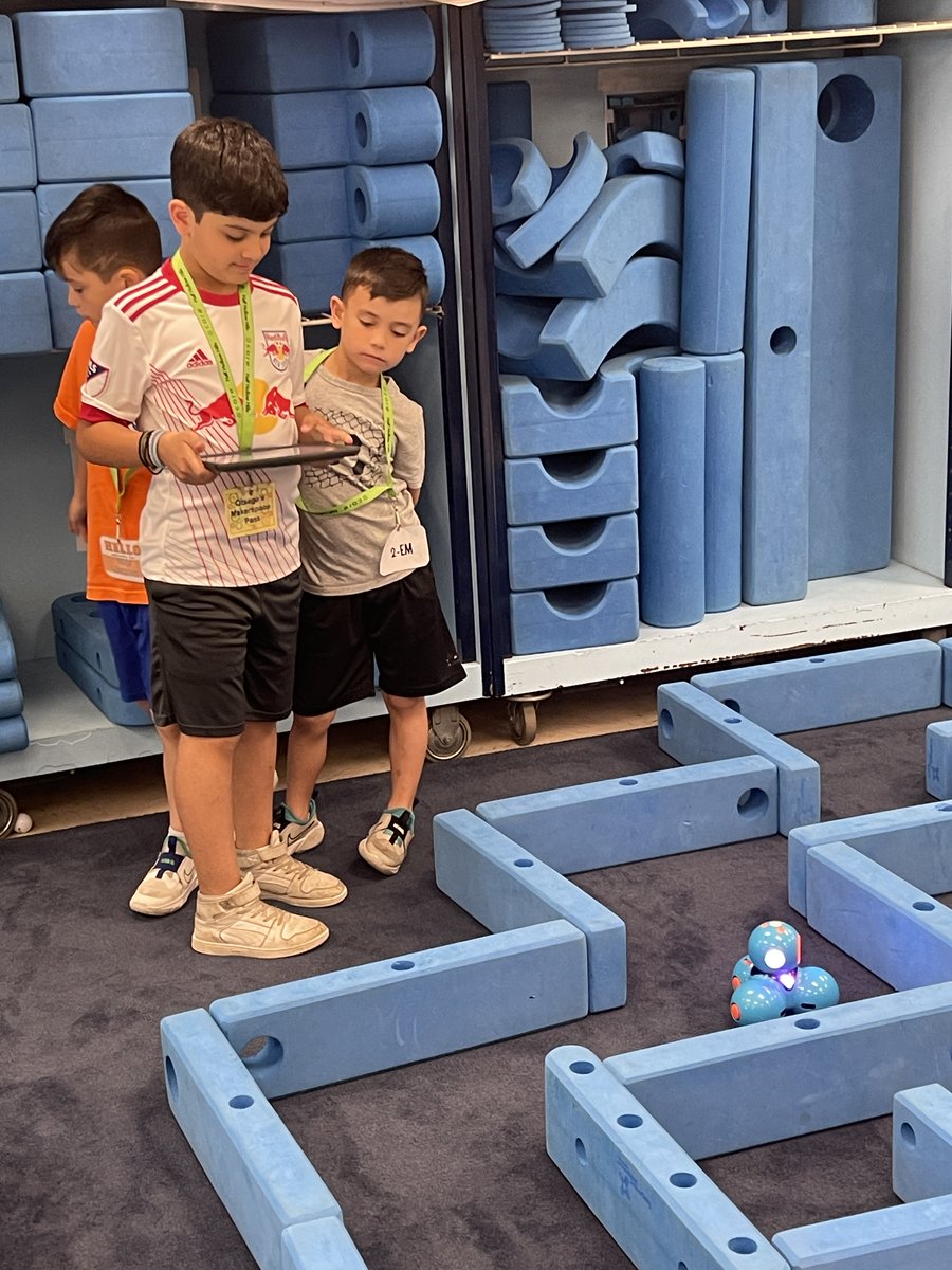 Half Hollow Hills CSD on Twitter: "Students at Otsego learned how to code robots in their ...