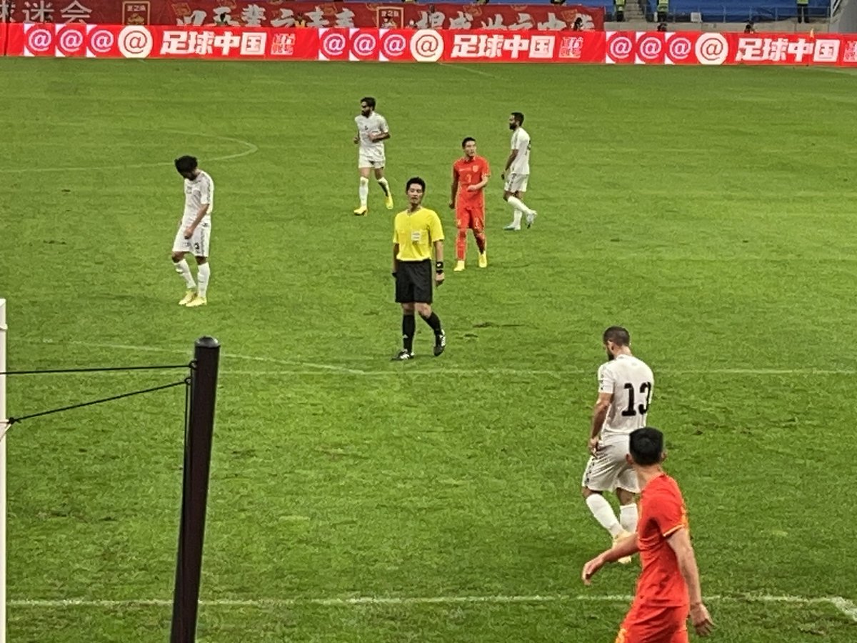 Man In Dalian 〜大連の片隅から〜 On Twitter 今回も主審は日本人で山本雄大さん、線審の一人も渡辺康太さんでした。 日本人主審なので、相変わらず酷いヤジを散々飛ばされ