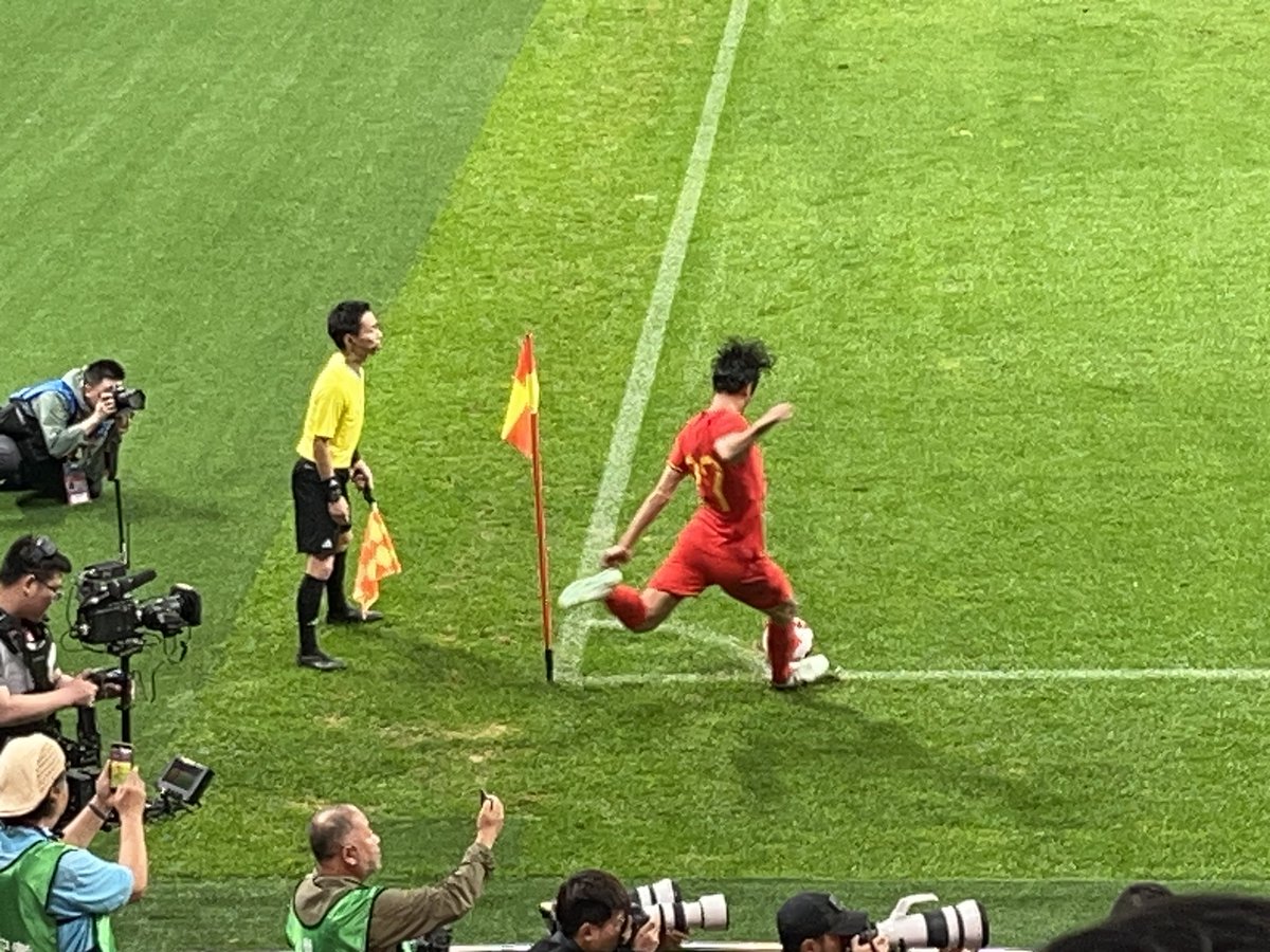Man In Dalian 〜大連の片隅から〜 On Twitter 今回も主審は日本人で山本雄大さん、線審の一人も渡辺康太さんでした。 日本人主審なので、相変わらず酷いヤジを散々飛ばされ