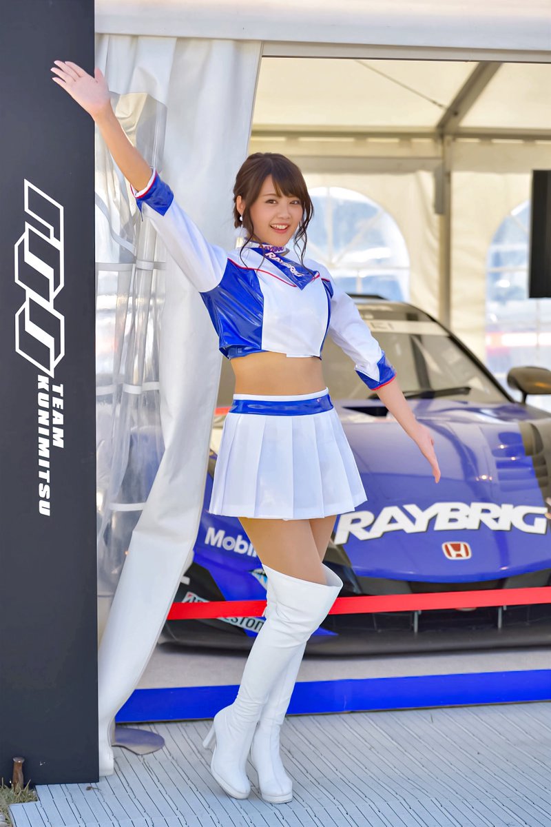 (粘液圧搾済み)潰れキノコ製造所 on Twitter: "白いサイハイブーツを多用すRAYBRIGのレースクイーン衣装は昔から個人的に大変好みでした。 灼けたアスファルトではなく芝生を踏む ...